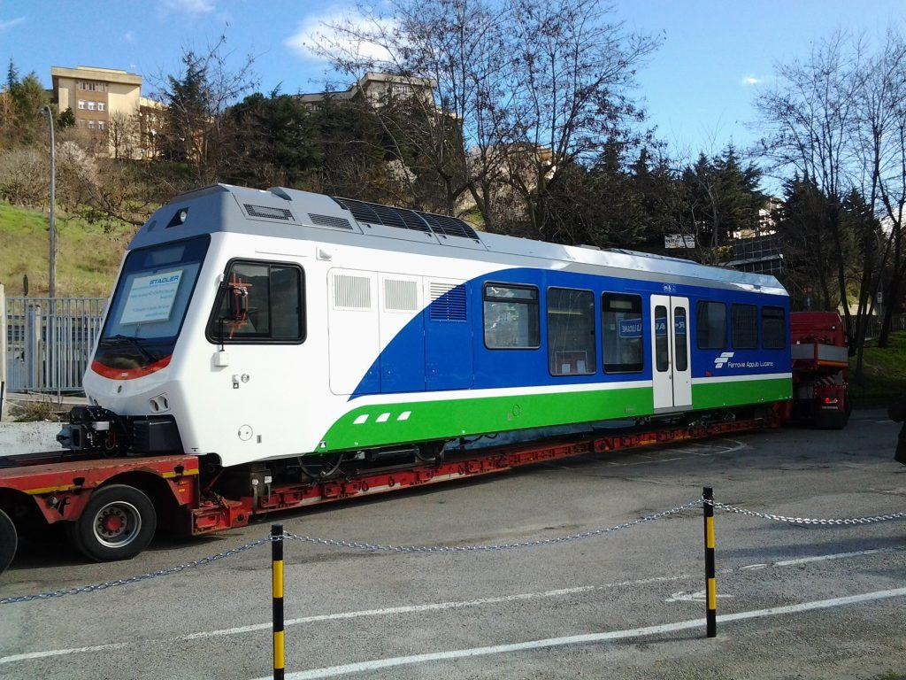28 febbraio 2014 : arriva il primo nuovo treno Stadler a Potenza ...